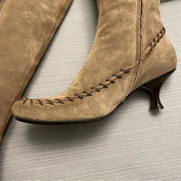 janet & janet | Shoes | Janet Janet Beige Suede Side Zip Up Kitten Heel ...